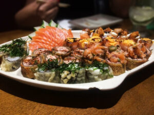 O que é hot roll: O Sushi Frito Que Conquistou o Brasil